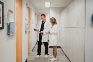 Anatomic vs. Reverse Shoulder Arthroplasty: Which Shoulder Replacement ...